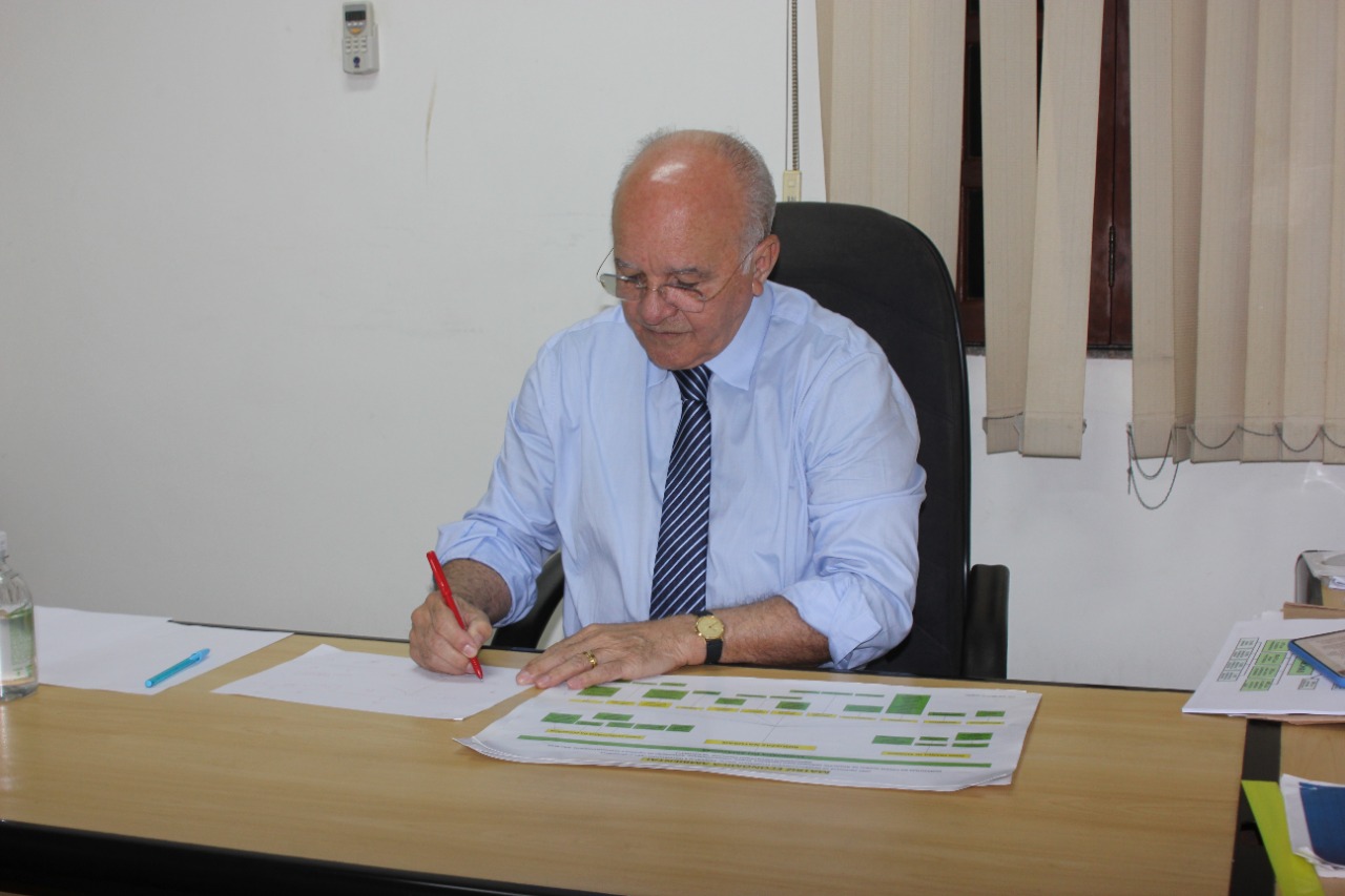 Professor José Melo é considerado um dos políticos mais atuantes do ...